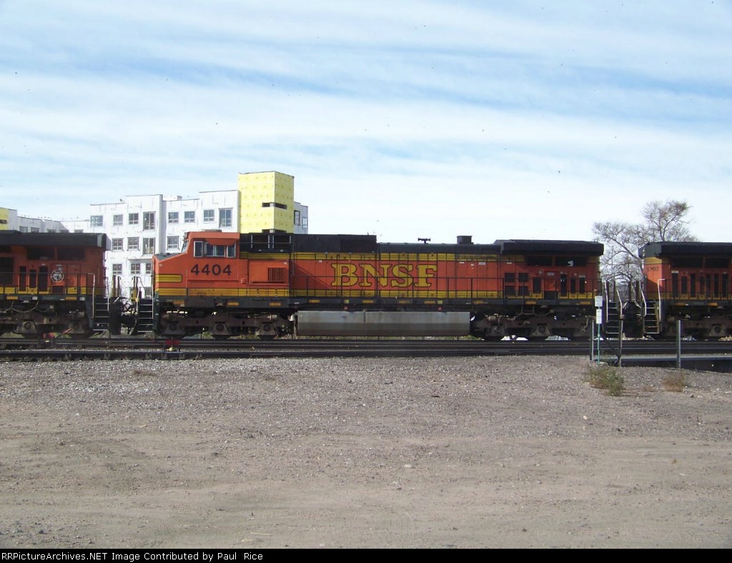 BNSF 4404